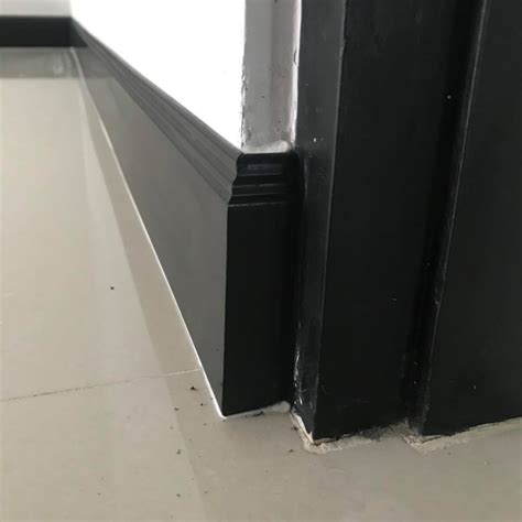 งานบัวพื้น Pvc สีดำ B 4 หนา 9 Mm ตึกใหม่ตลาดปากน้ำ ช่างยอด รับติดตั้ง บัวเชิงผนัง บัวมอบฝ้า