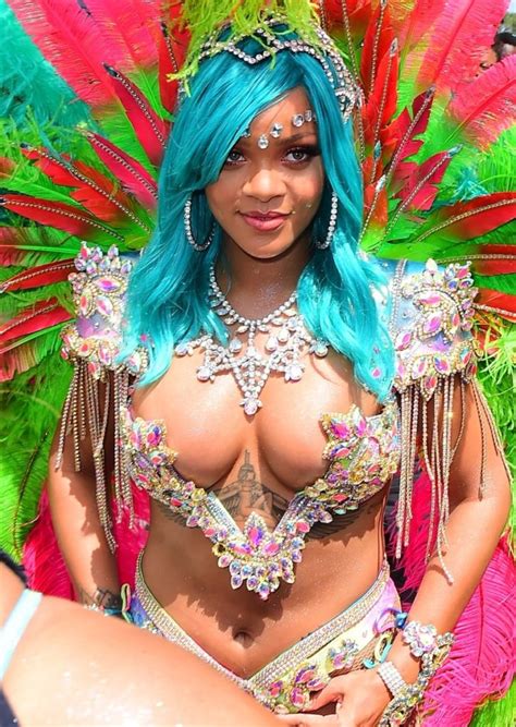 有名女性歌手、地元のお祭りにエロすぎる格好で参加してしまう・・・（画像） ポッカキット