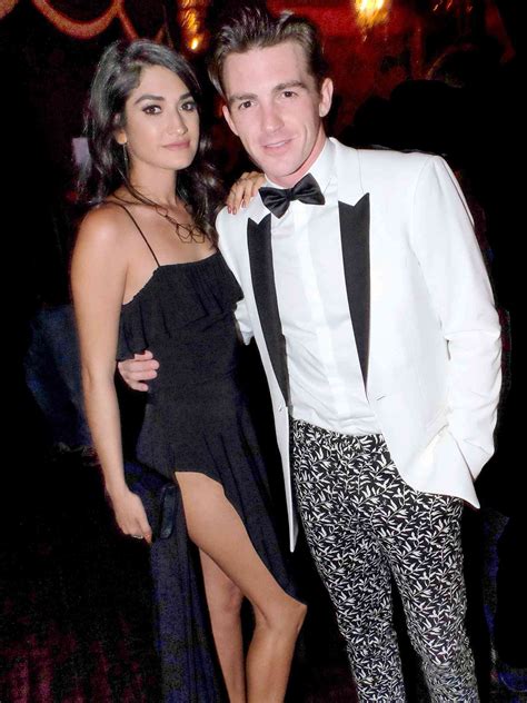 Drake Bell And Vanessa Hudgens Kissing