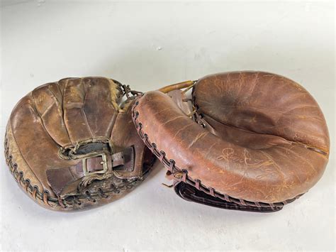 Lot 2 Vintage Leather Baseball Catchers Mitts One A Spaulding Jim