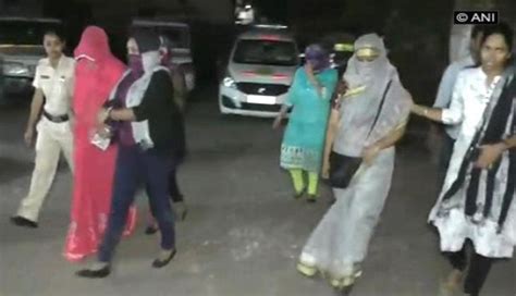 Mumbai Sex Racket Busted Two Arrested Catch News