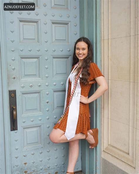 Avery Joy Davis Feet Aznudefeet