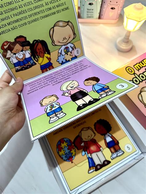 História na caixa O Mundo Colorido de João Atividades Infantis