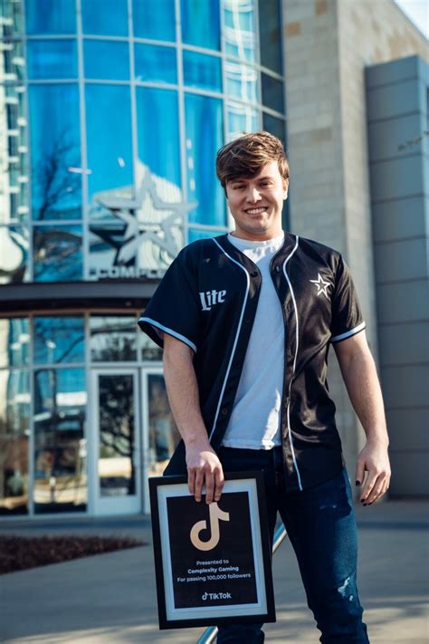 Rising Stars Meet Eric Aaberg Voyage Dallas Magazine Dallas City Guide