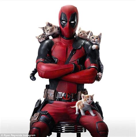 Ryan Reynolds Reveals His Deadpool Make Up Made His Daughter James Cry Daily Mail Online