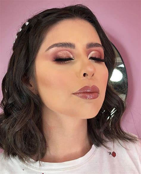 Pin De Karina Fraire En Maquillaje Maquillaje De Ojos Rojos