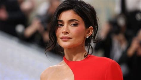 Kylie Jenner Makes A Splash Showcasing Sizzling Summer Style In Poolside Photoshoot