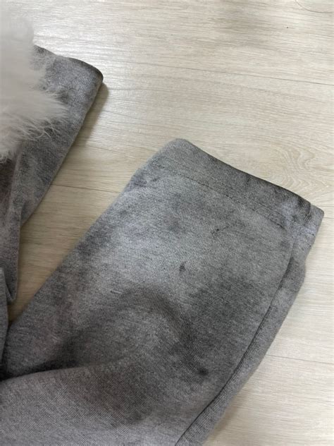 회색바지 기름 얼룩 어케 지우나요ㅠㅠ 지식in