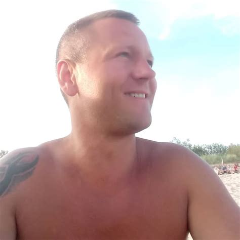 Robert Robert210 • Threads Say More