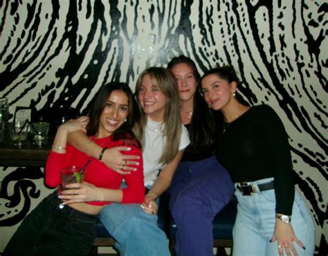 Sara Isabelle Saraa Isabelle • Instagram Photos And Videos