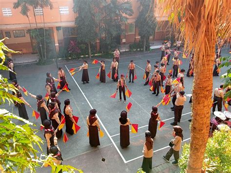 Latih Mandiri Dan Kerjasama Melalui Kegiatan Aktualisasi Pramuka