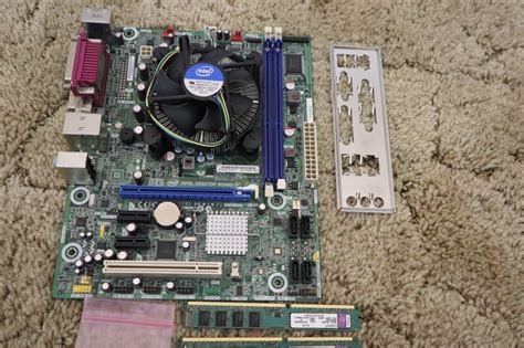 Intel Dh61cr Lga 1155 Ddr3 Sdram Desktop Motherboard W Io Rams Screws Ebay