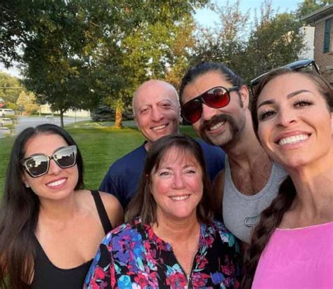 Leila Hormozi Age Height Husband Before Tattoos Parents Wiki Bio