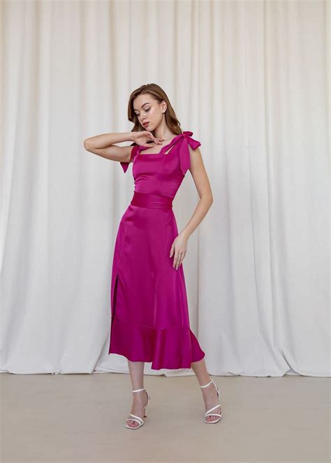 Magentafarbenes Kleid Fuchsiafarbenes Satinkleid Heißes Rosa