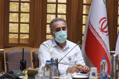 اهدا ۳۰۰ بسته نوشت افزار بین دانش آموزان تحت پوشش بهزیستی بوشهر توسط