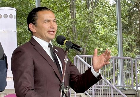 A Short History Of Indigenous Politicians In Canada Squamish Chief