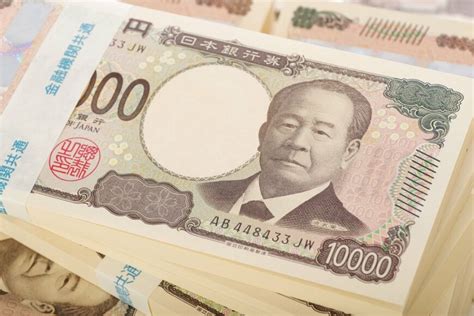 【増額改定された年金】次の支給は8月！どれくらい増える？【年金月額の一覧表】60歳代・70歳代・80歳代の “平均” は？ 2025年の年金支給日カレンダーもチェック Limo くらし