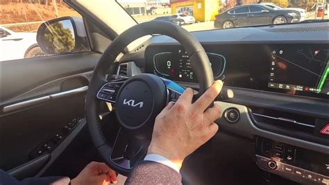 기아차 판매왕이 권유한 차를 구입하고 설명을 듣는다 퇴직 후는 가성비 좋고 관리하기 좋은 차를 구입해야 한단다 Youtube