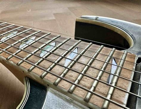 Why Guitar Neck Radius Matters More Than You Think