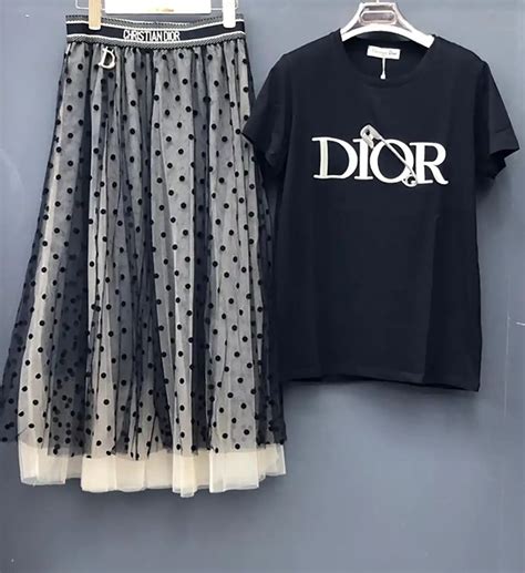 مدل‌های ترندشومیز و دامن مشکی مجلسی اینستاگرام عکس