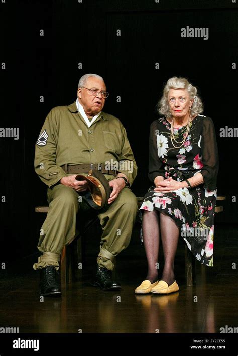 James Earl Jones Benedick Vanessa Redgrave Beatrice In Much Ado