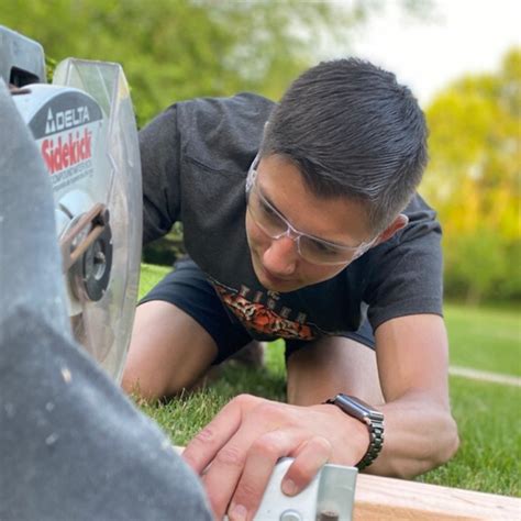 About Random Diy Guy