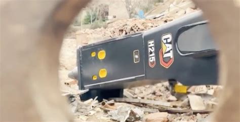 Finanzauto Nos Presenta El Martillo Hidráulico Cat® H215s