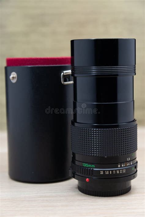 Lente De C Mara Del Vintage Para El Dslr Del Slr O La Fotograf A Mirrorless Foto De Archivo