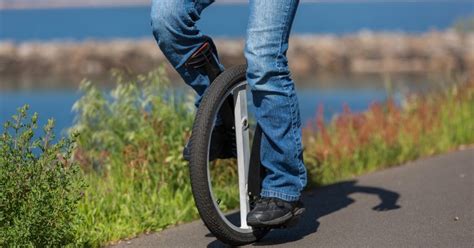 크라우드펀딩 나선 안장 없는 외발 자전거