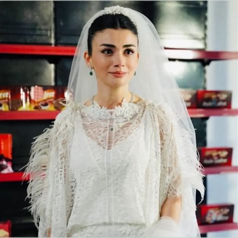 بیوگرافی اوزگه یاگیز؛ از به شهرت رسیدن با نقش ریحان تانامزدی با گوکبرک