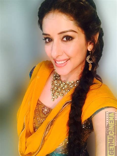 Actress Sameksha 2017 Latest Cute Hd Stills Gethu Cinema