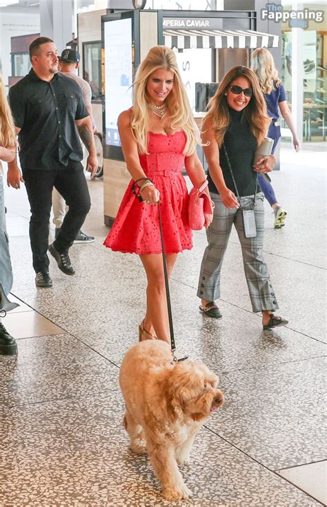 Jessica Simpson Steals The Scene In A Colorful Dress At A Petsafe Event Photos Pinayflixx