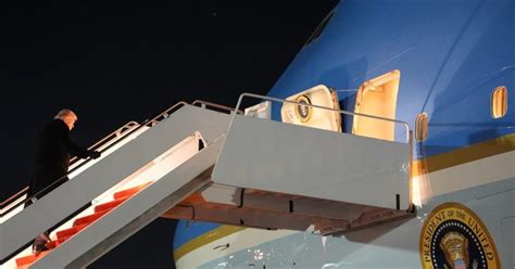 Air Force One Turns Around Due To Electrical Issue With Donald Trump On