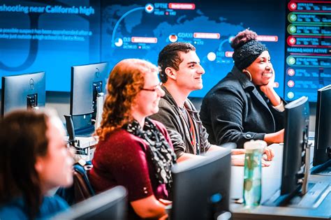 White Hat Hackers Flock To Cybersecurity Course