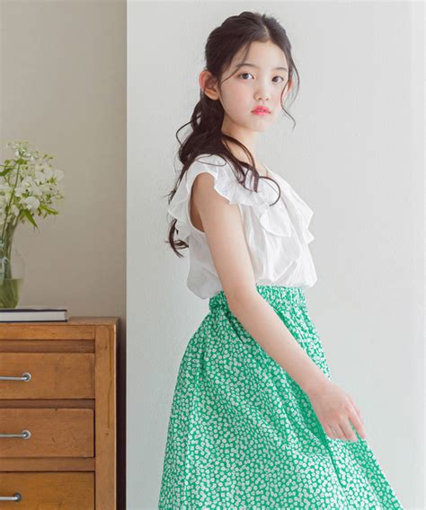 [스타일노리터] 플로럴 스커트