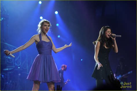 Taylor Swift Duet With Selena Gomez And James Taylor Photo 449451