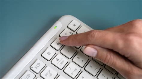 Wireless Logitech Mk950 Signature Slim Keyboard Mouse Combo Atehno