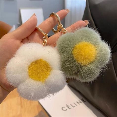 Keychains High Grade Fluffy Real Keychain Genuine Cute Flower Key Chain