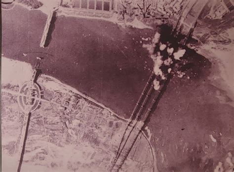 한강다리 끊어놓고 북한 부역자 처벌한 이승만