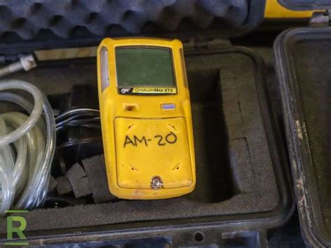 2 Bw Gas Alert Max Xt11 Gas Detectors Roller Auctions