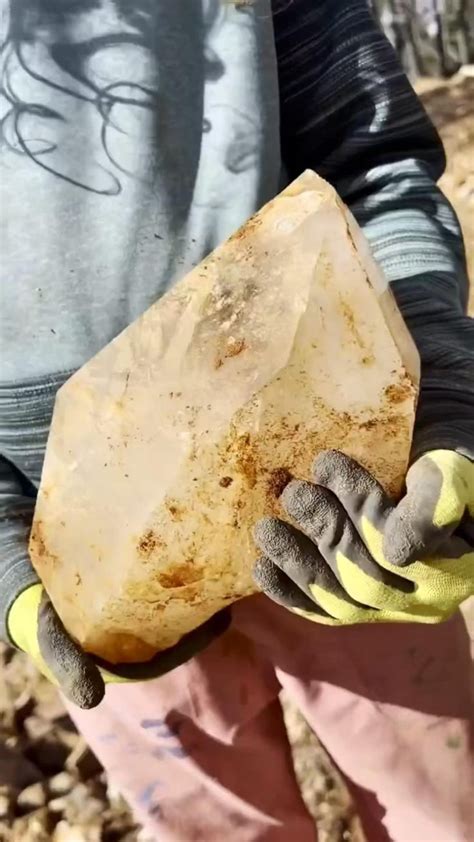 Quartz Mining Minerals Crystal Quartz Stone Gemstones Khushallgems Gems Quartzmining Rock