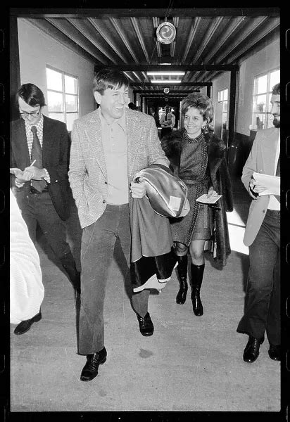 Late Nfl Star Johnny Unitas Second Wife Sandra Lemon Fought A Legal