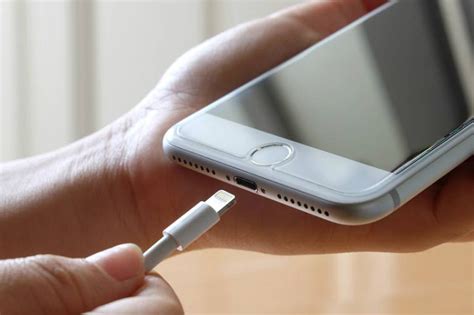 Why Don T Iphones Use Usb Type C