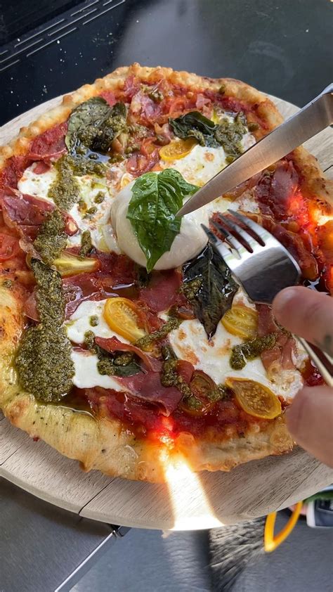 Burrata And Sundried Tomato Pesto Pizza Artofit
