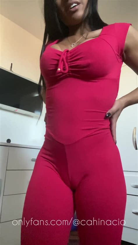 Cah Inácio Naked Showing Her Gluttonous Ass After The Gym Cnn Amador