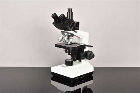 Lot 228 A Celestron Labs Cb2000c Binocular Compound