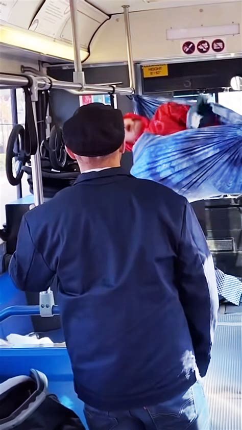 와글와글 뉴욕 버스 안에 해먹 친 남성‥기사가 만류했지만 오늘의 숏 Beta