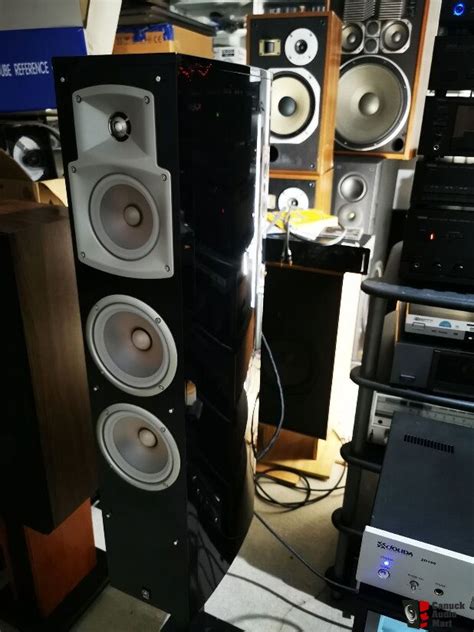Yamaha NS-555 High-Gloss Piano Finish 250W Flooring speakers Photo ...