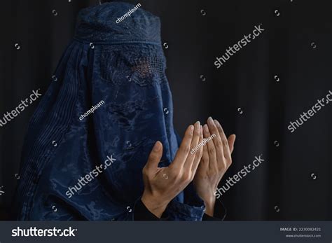 Arab Female Muslim Traditional Burka Burqa Stock Photo 2230082421 ...