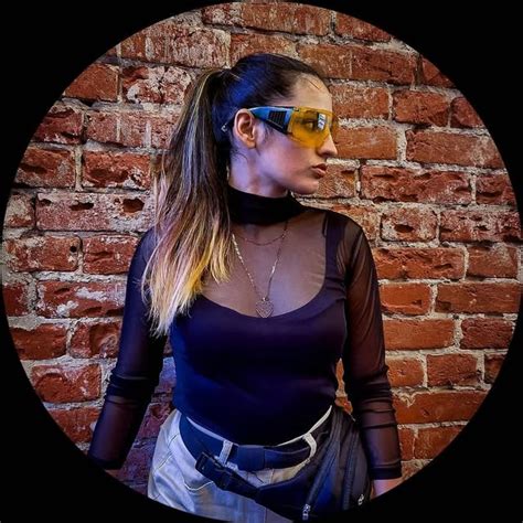 Sofi Rmv Threads Say More